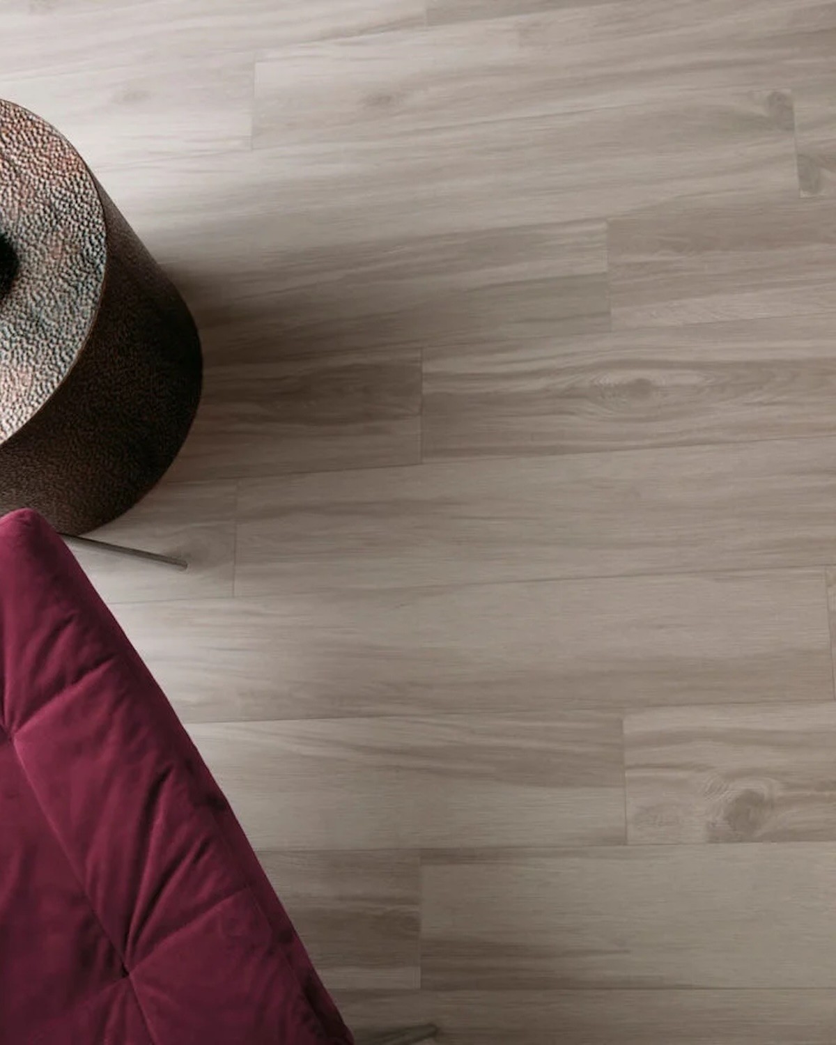 MATTE WOOD-EFFECT PORCELAIN TILE TAIGA NAVARTI